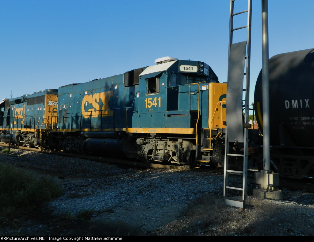 ~CSX 1541 - GP15-1~